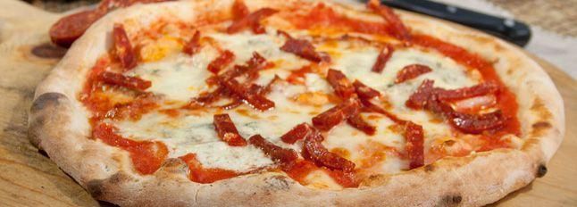 Pizza zola e salame - Ricetta Facile, pronta in 20 Minuti - Le Ricette ...